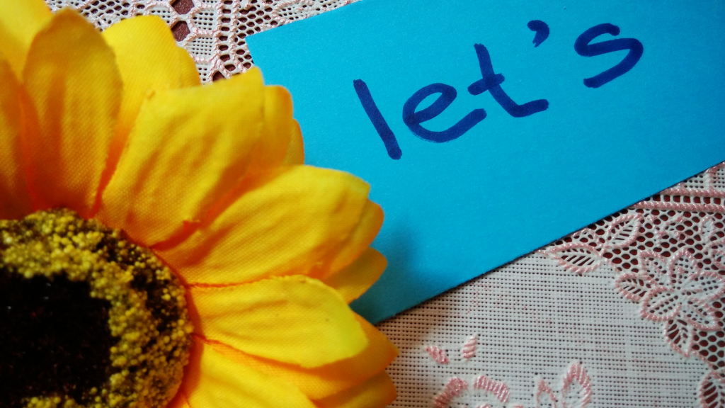 Lets vs Let's? What's the Difference? - One Minute English